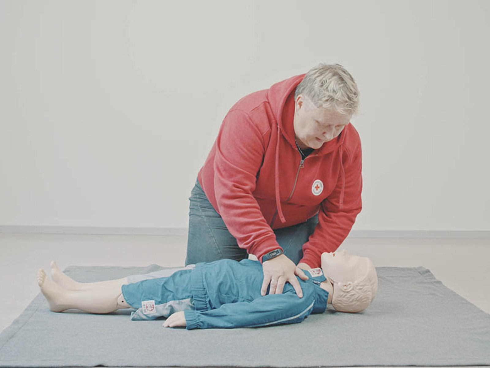 How to give first aid to an unconscious child - Finnish Red Cross
