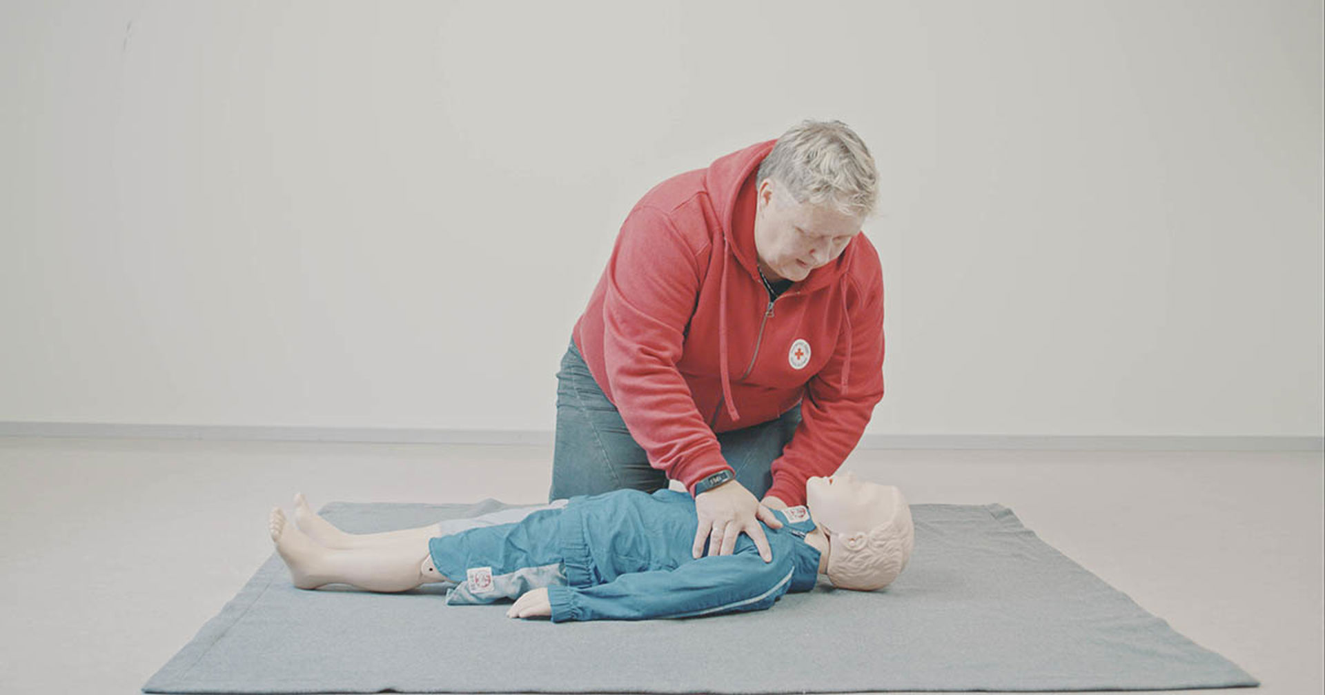 How to give first aid to an unconscious child - Finnish Red Cross
